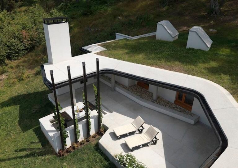 Passive Solar Homes in Cold Climates (6 Design Examples)