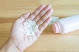 8 Quick Ways To Get Insulation Off Your Skin (All Types)