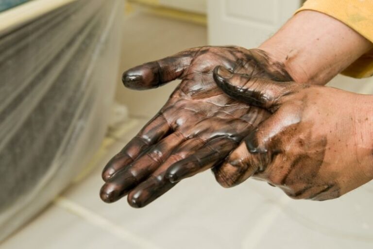 8 Quick Ways To Get Insulation Off Your Skin (All Types)